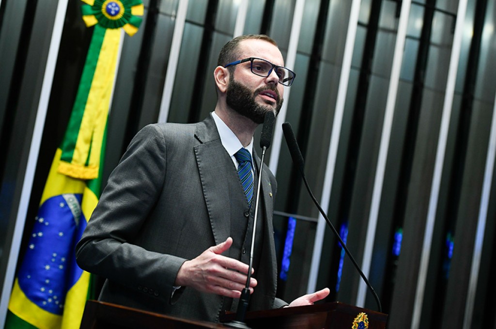 Seif destaca baixo desempenho do Brasil no Pisa e elogia escola cívico ...